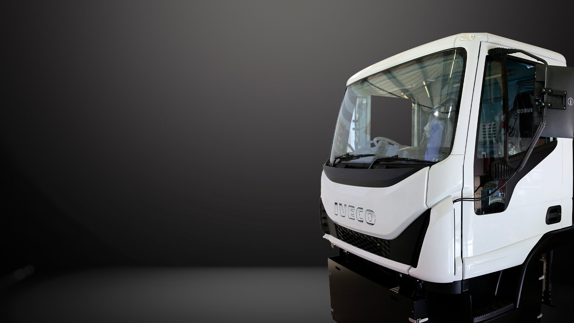 HGV driving simulator: Cab range