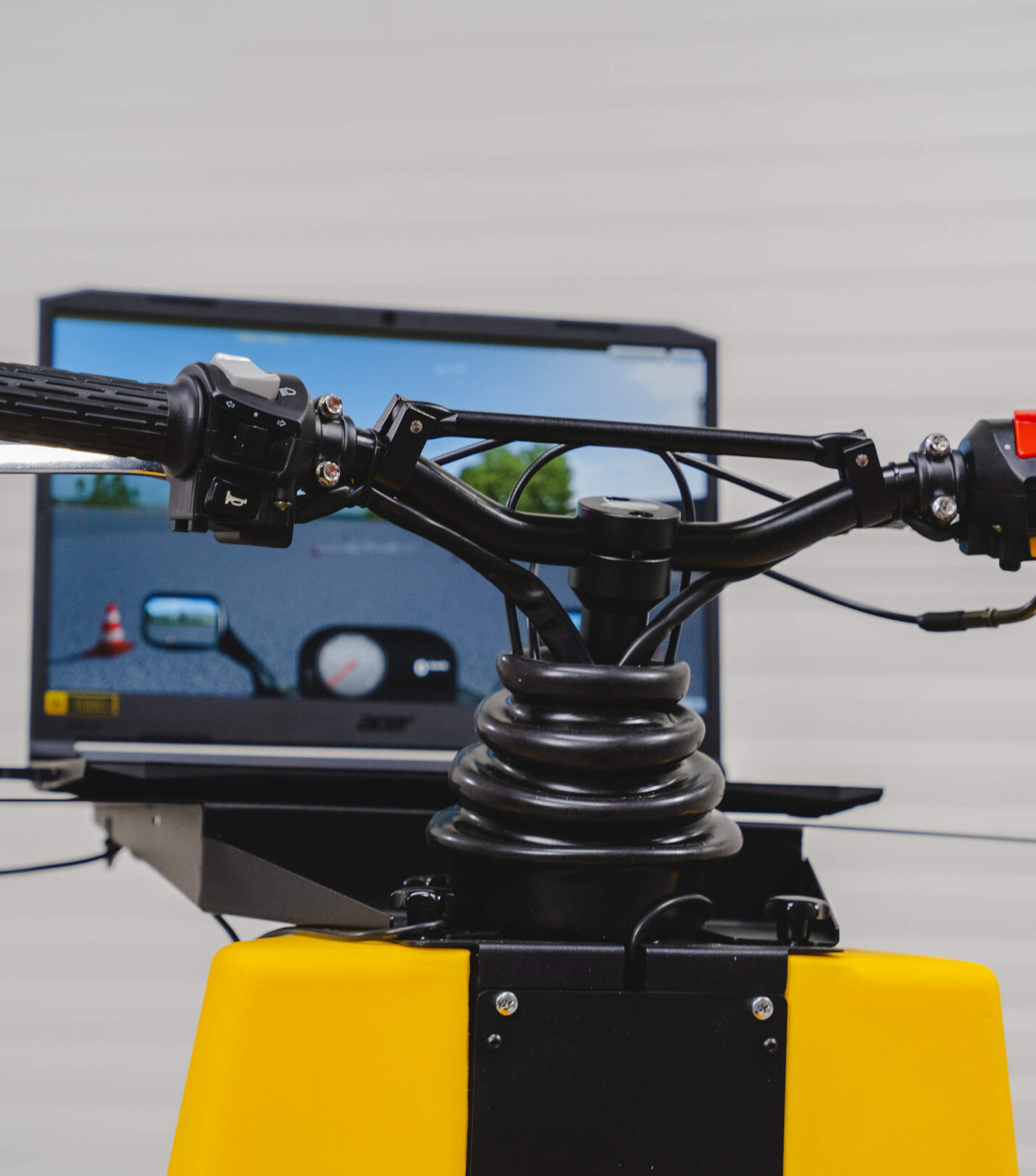 Two-wheeler driving simulator